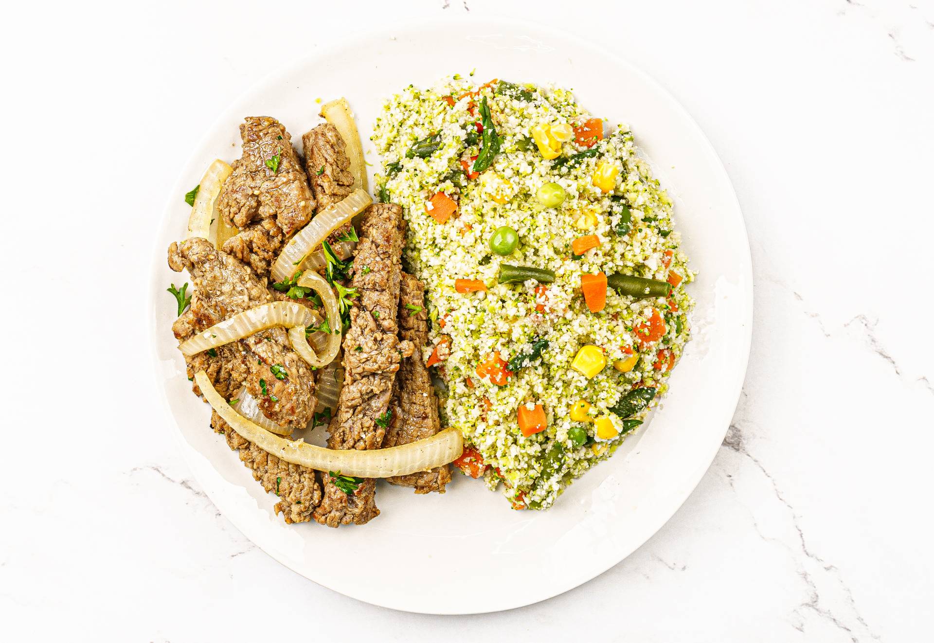 38. Biftec Encebollado / Arroz Coli Brocoli Primavera (Keto Diet)